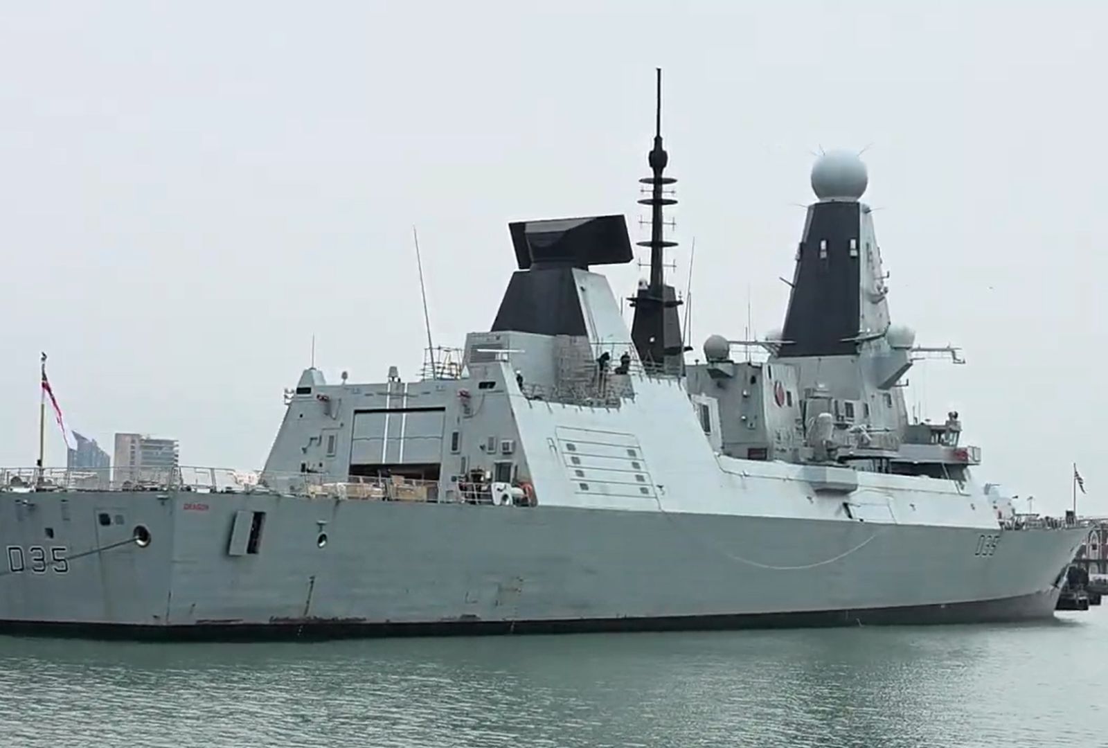 New footage shows HMS Dragon taking on stores and undergoing ...