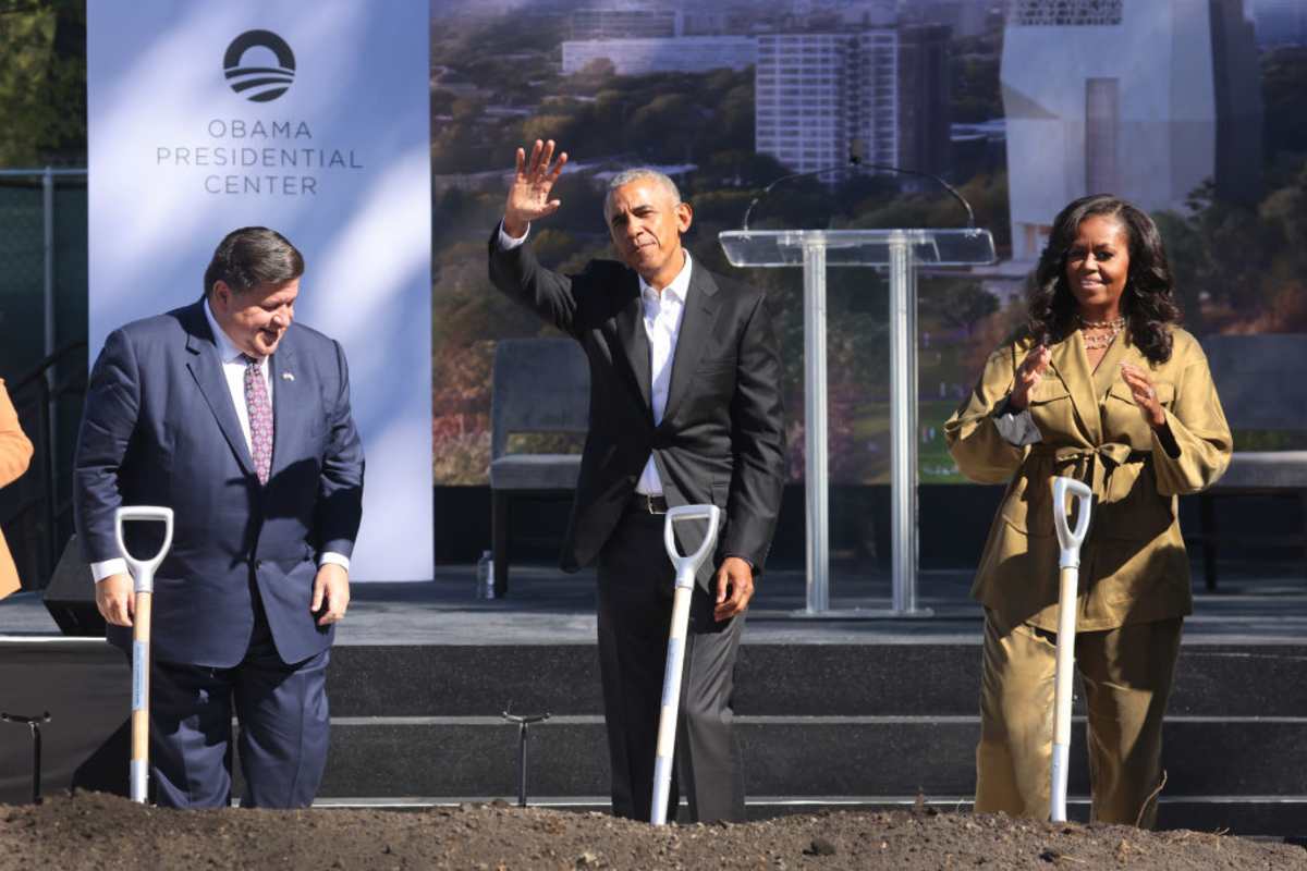 Valerie Jarrett says Trump not invited to Obama Presidential Center ...