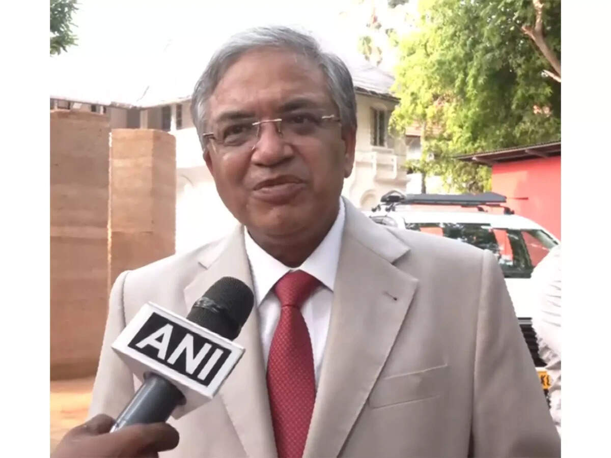 Chief Election Commissioner Gyanesh Kumar faces 'go back' slogans ...