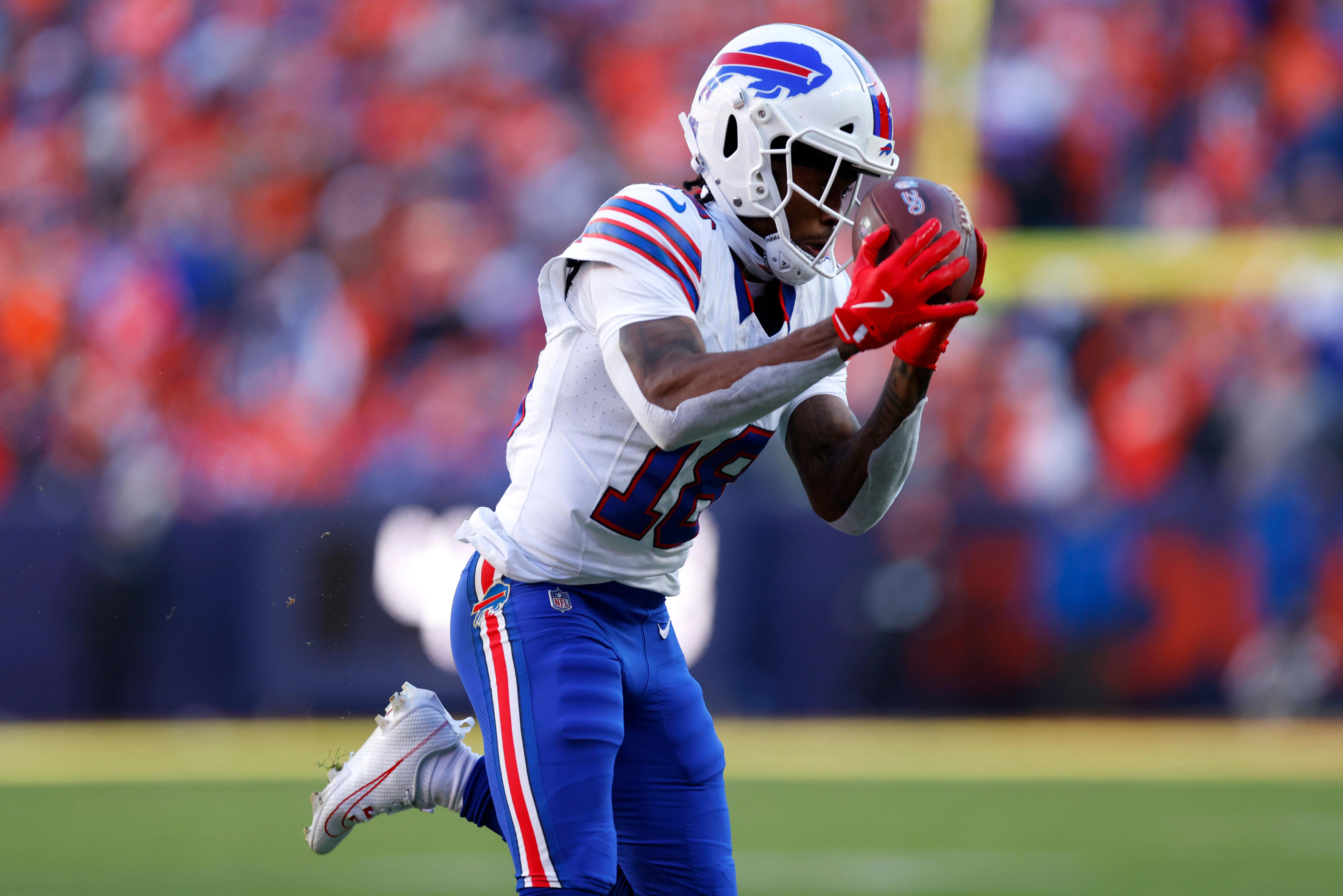 What is the NFL veteran minimum salary in 2026? Here's how much players ...