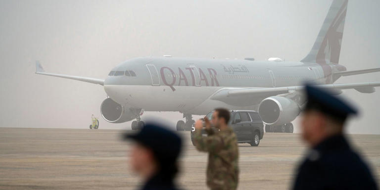 Flygpriserna från Dubai skenar i krigets skugga