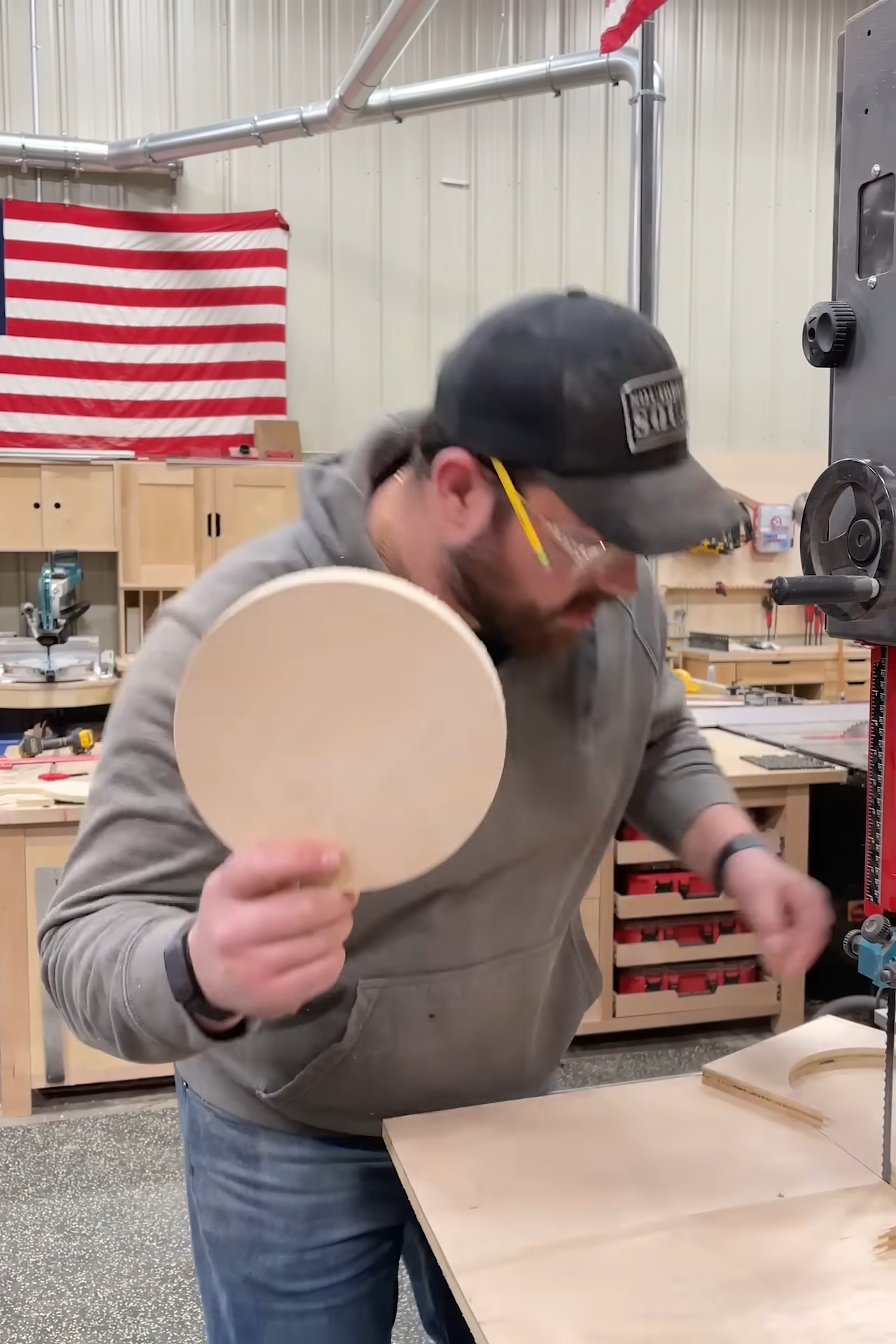 How to cut a circle on the bandsaw!