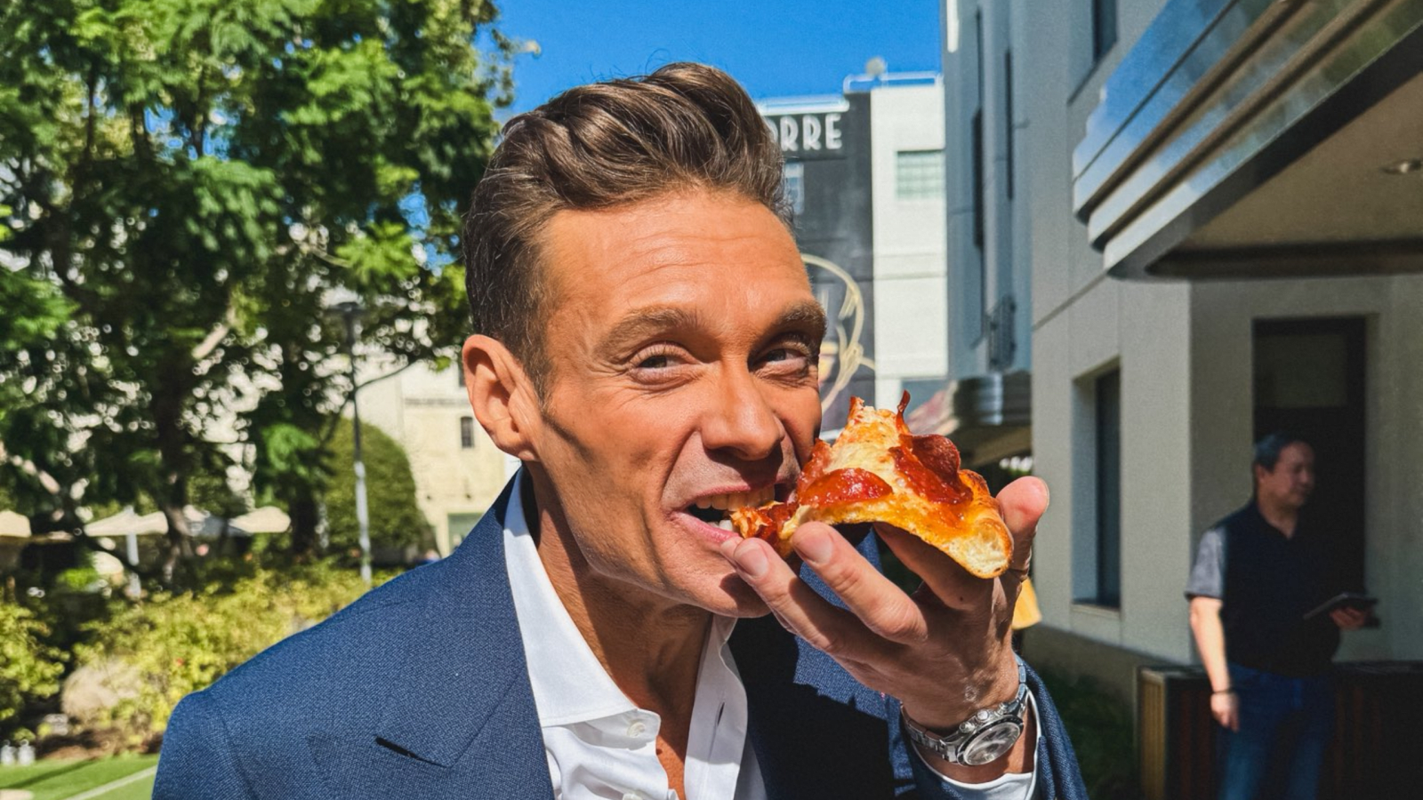 Ryan Seacrest Weightloss Photos: 5 Pictures That Made Fans Speculate If ...