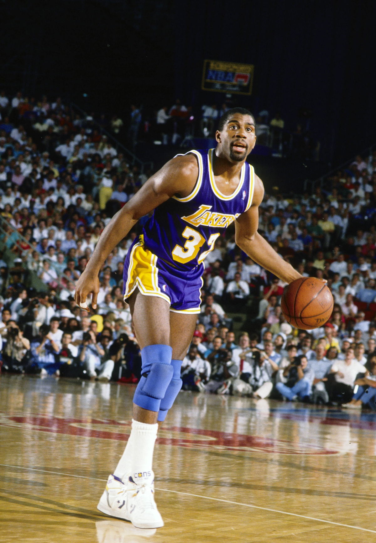 Evaluating Stephen Curry vs Magic Johnson on 12 parameters to settle ...