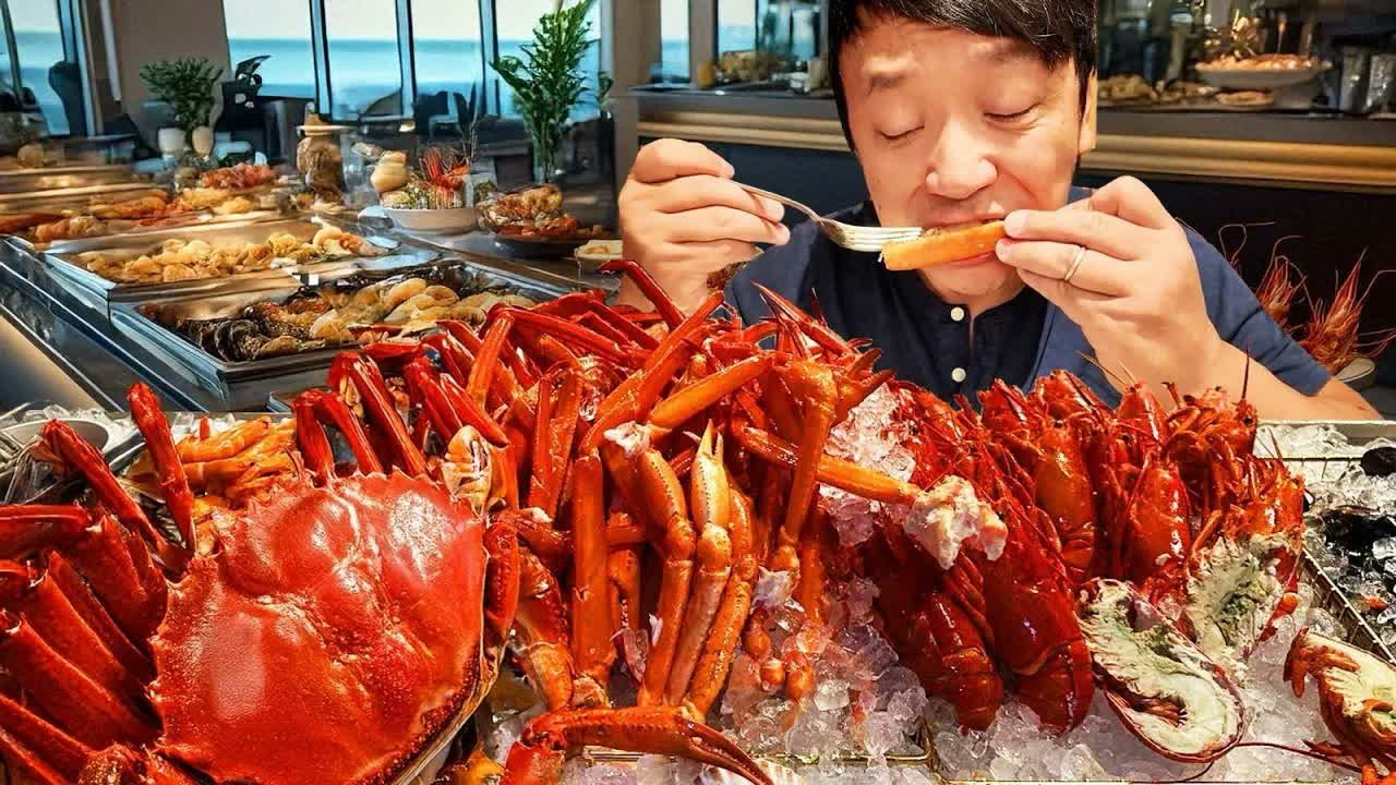 Hong Kong buffet serving lobster king crab and caviar