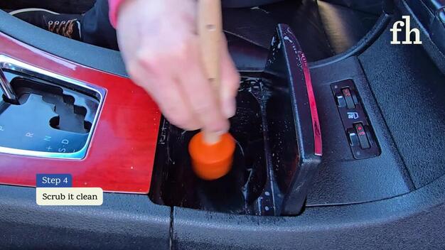 How to clean cup holders in a car in 5 easy steps