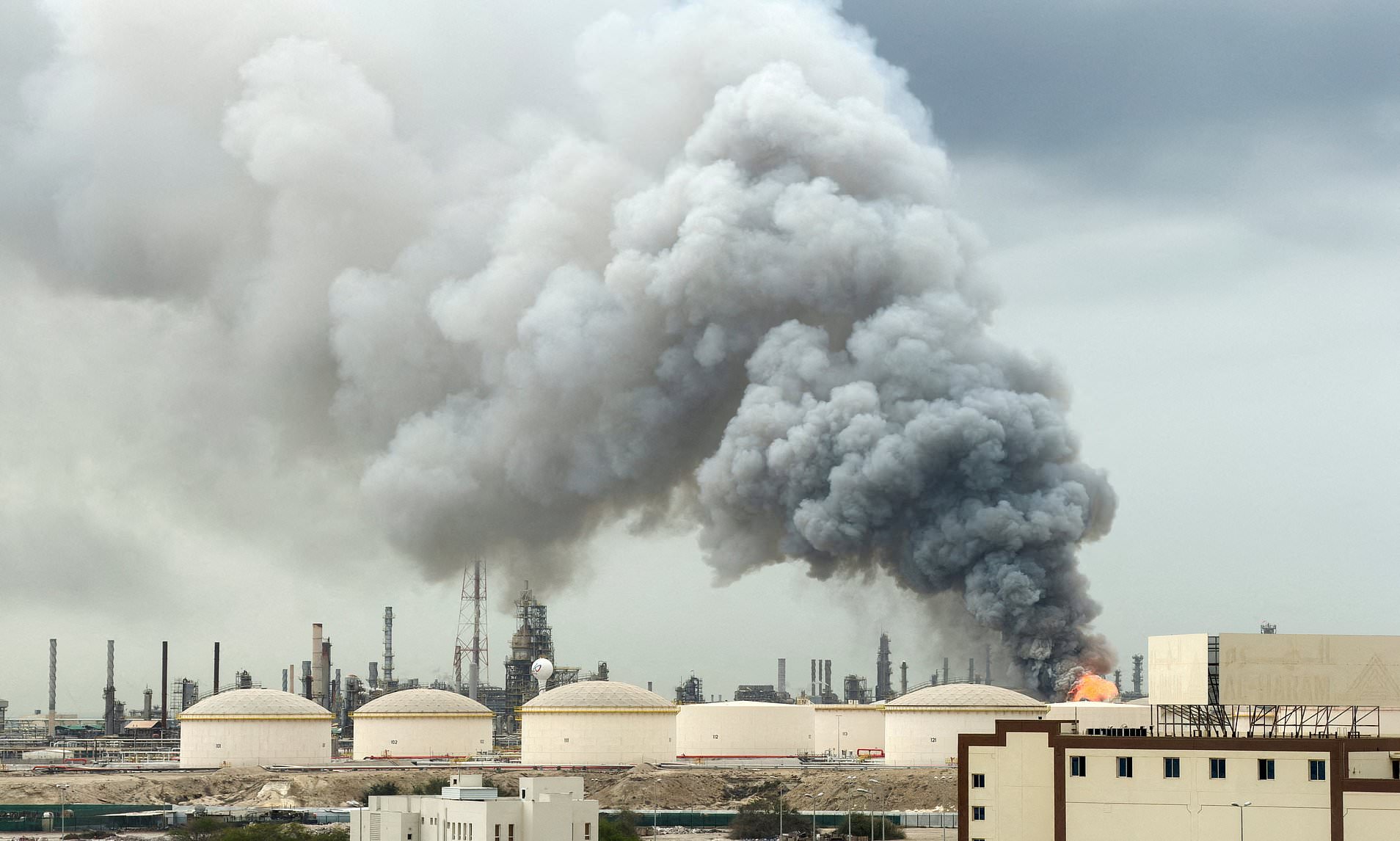 Iran unleashes huge overnight attack on Gulf states with Bahrain seeing ...