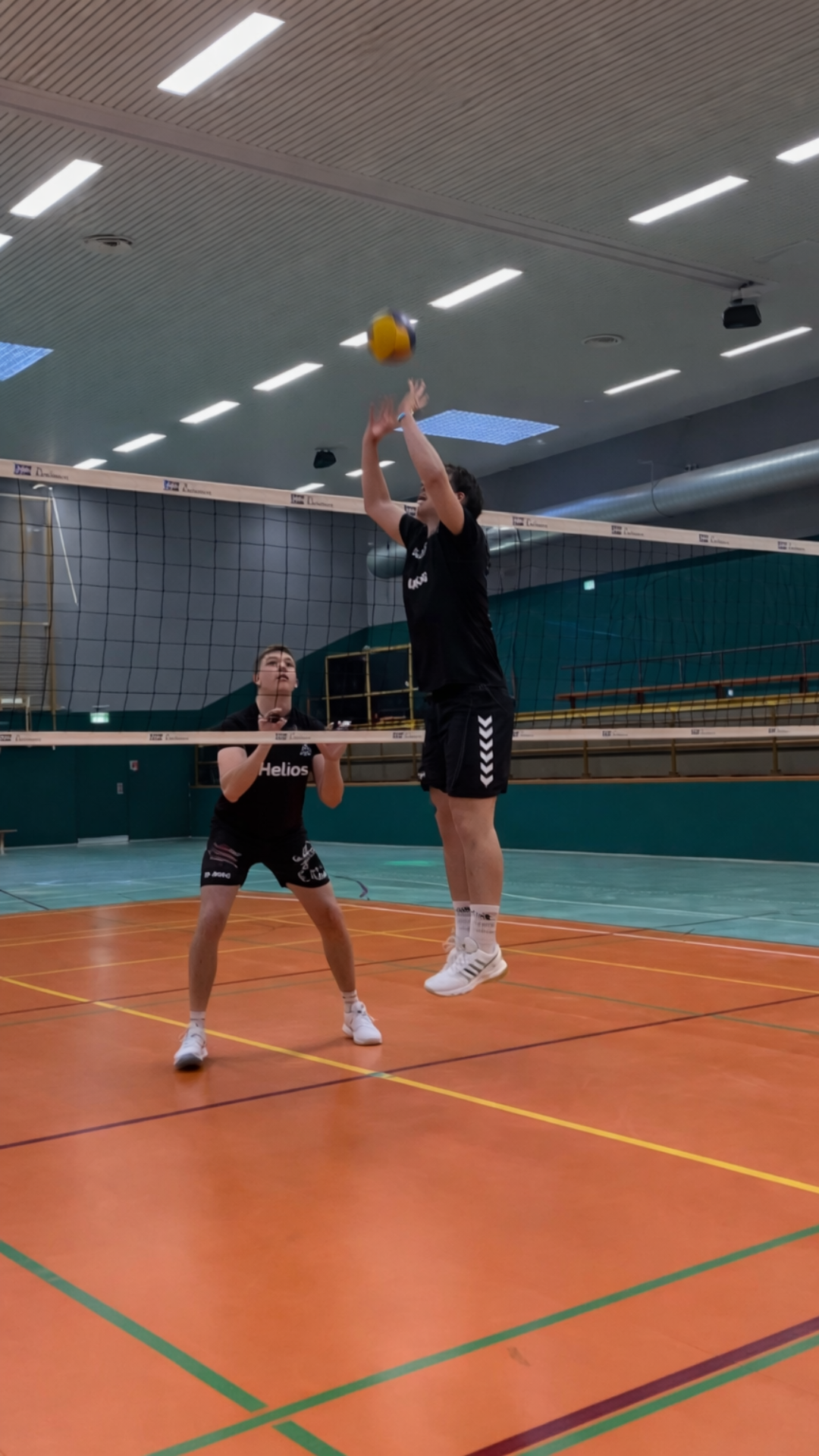 Spot the difference in volleyball: master the right techniques