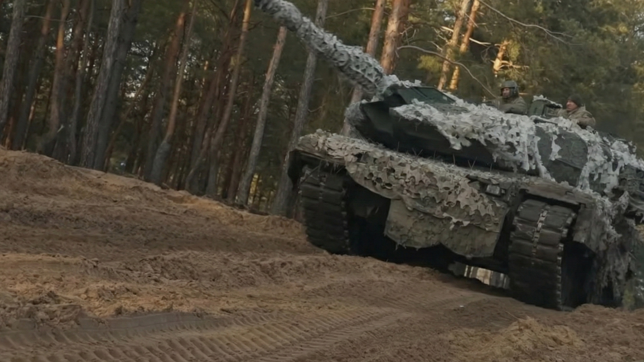 Wie Schwedens Top-Panzer in der Ukraine eingesetzt wird