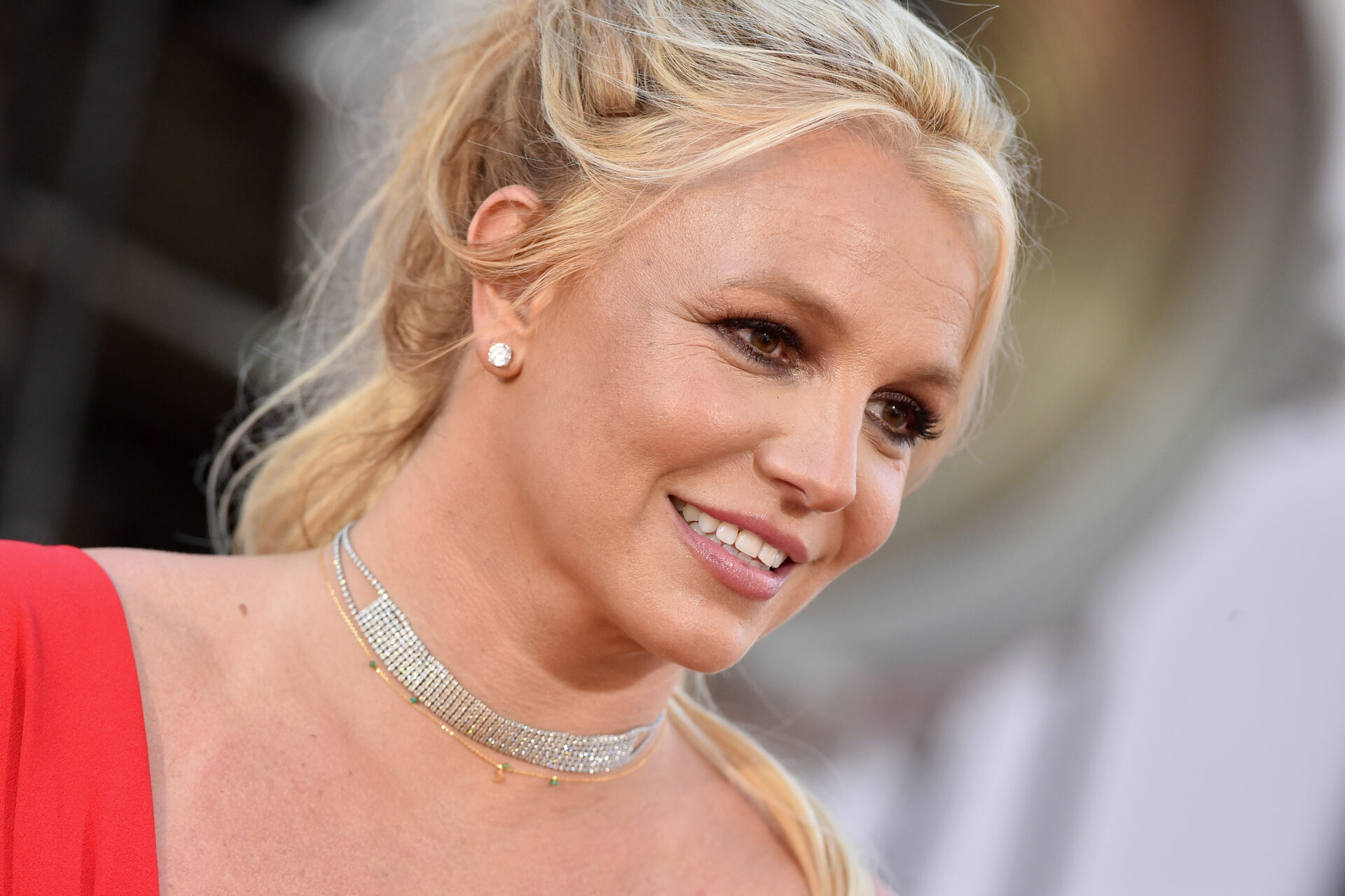 Singer Britney Spears voluntarily goes to rehab