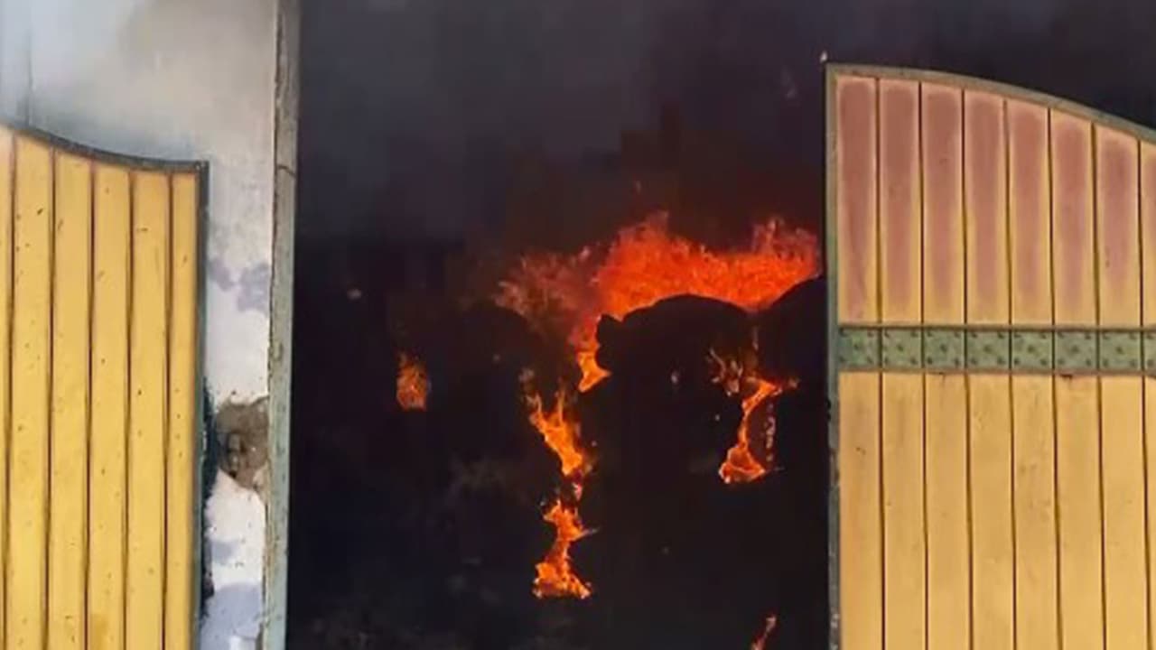Thoothukudi: Massive fire breaks out at private factory on Ettayapuram Road