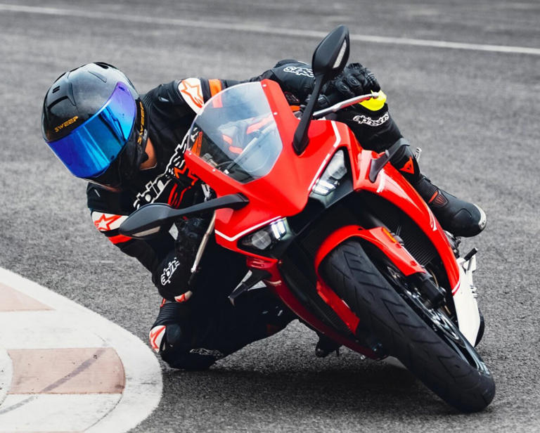 KOVE「450RR」2026登場 165kgの4気筒スーパースポーツ日本上陸