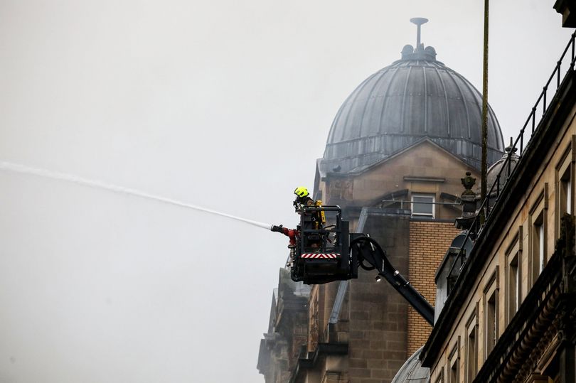 Glasgow shocked as fire 'like the Blitz' guts building next to Central ...