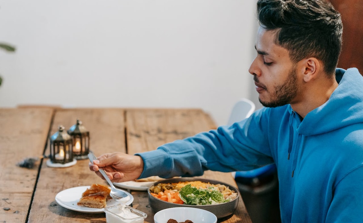 Late-night hunger isn't just a habit, doctors say it may signal disease
