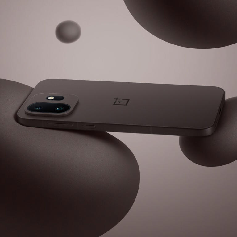 First official look: OnePlus 15T design shown in two colors