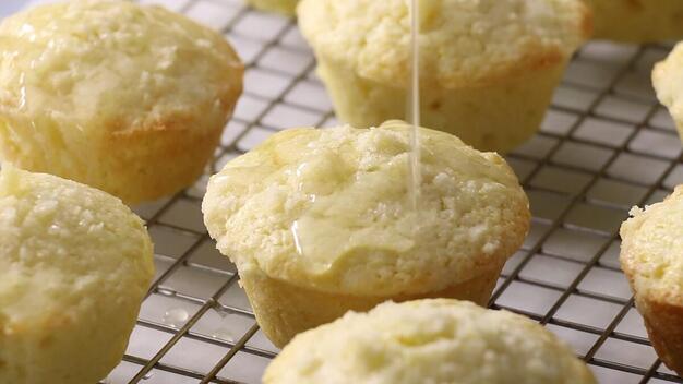 Lemon crumb muffins