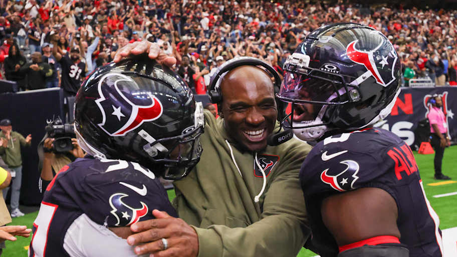 Texans re-sign key defensive veteran to 2-year contract