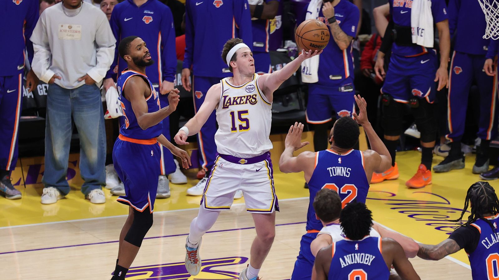 Lakers continue to dominate lower-tier teams but must figure out how to ...