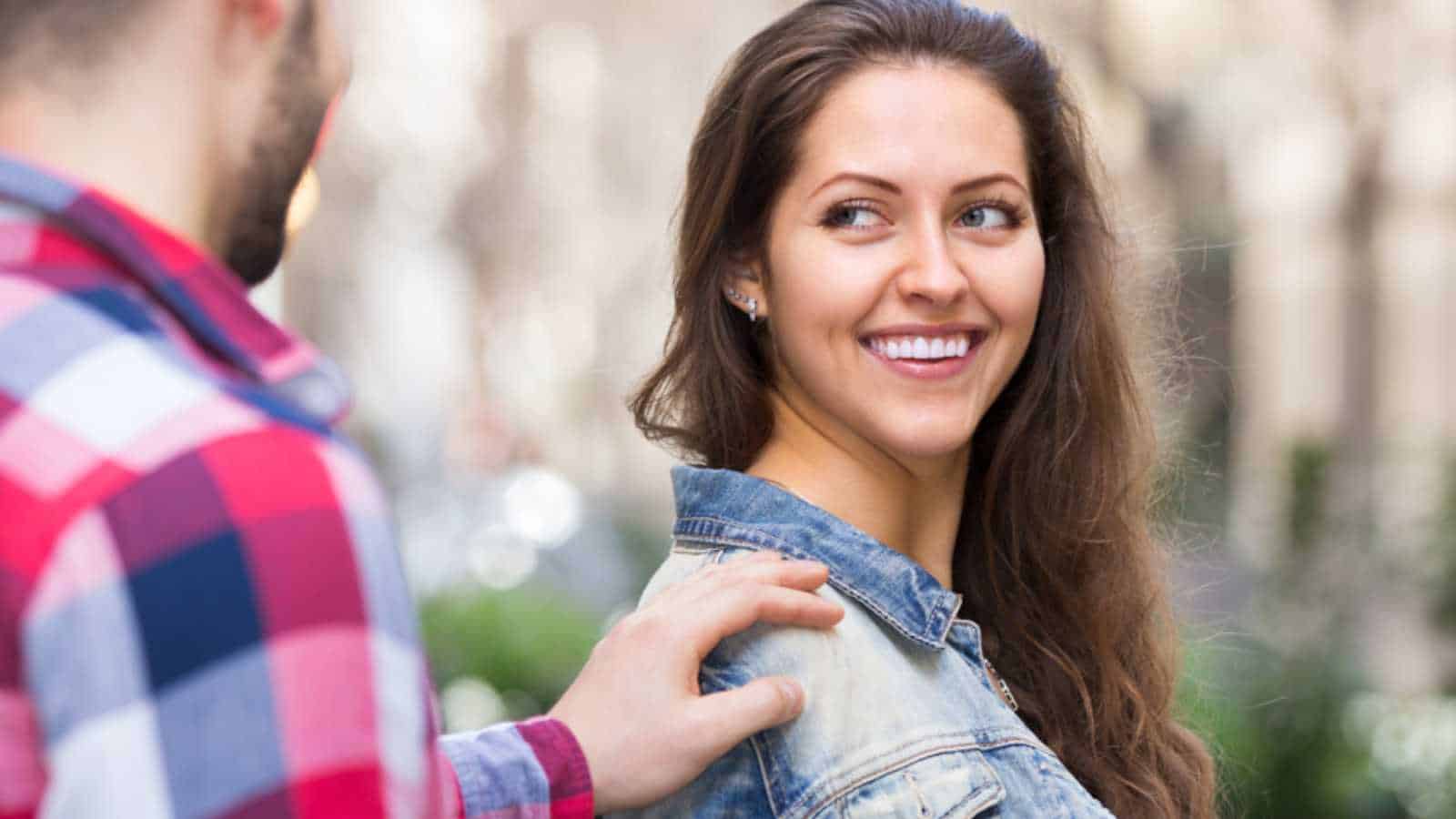 Ever smile at strangers? Here are 12 personality traits you likely have