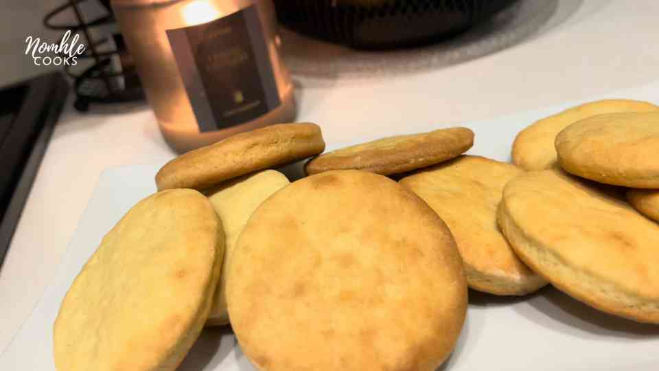 How to bake buttermilk biscuits: Easy South African recipe