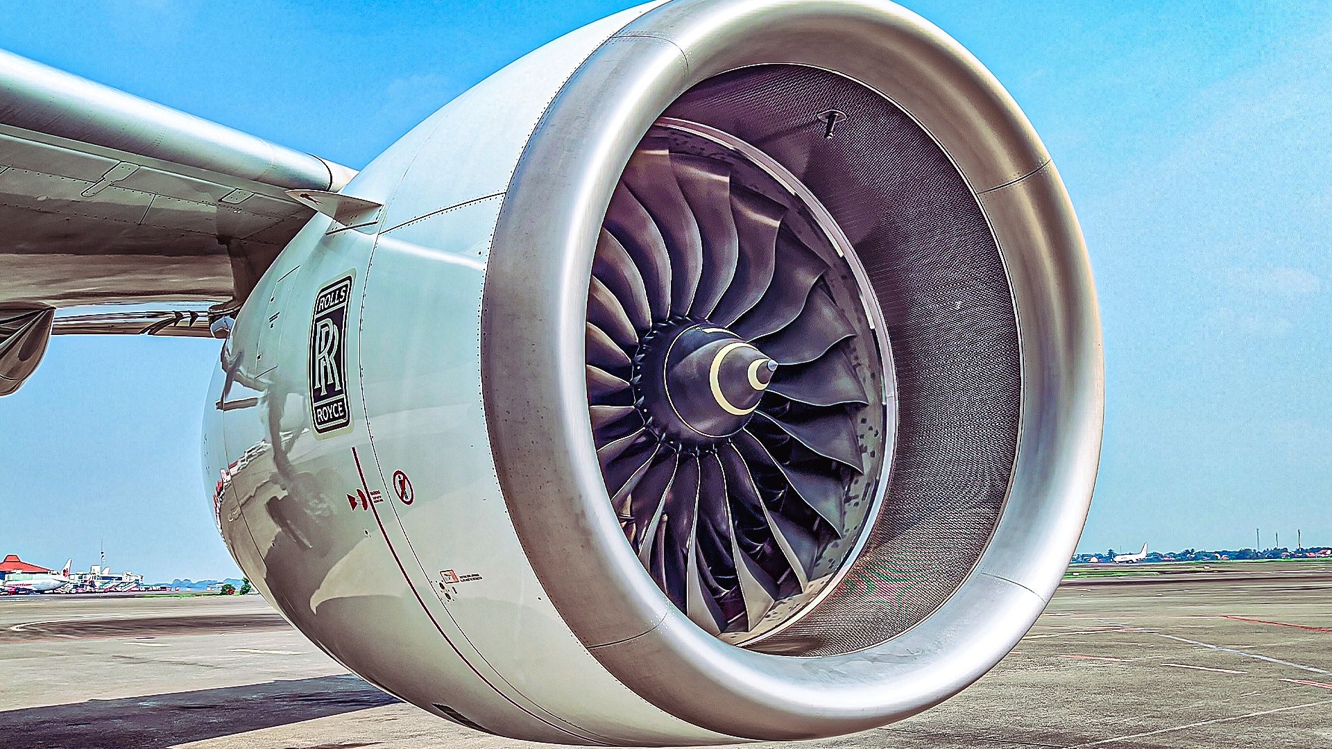 Here’s how much different the Airbus A350's engines are compared to the ...