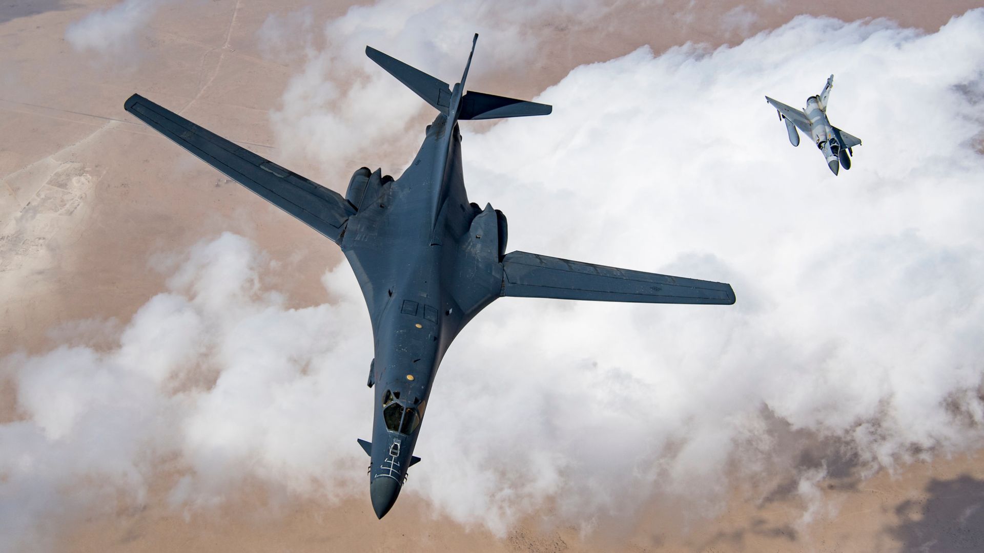 Supersonic B-1 Lancer explained: US' Cold War nuclear bomber now ...