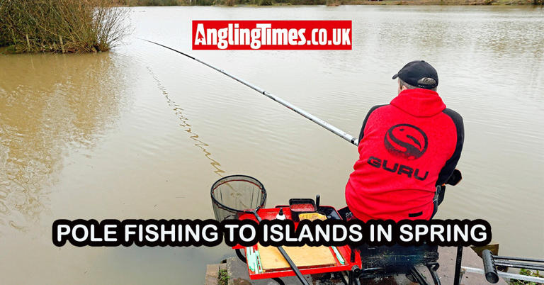 Fishing to islands on the pole in spring
