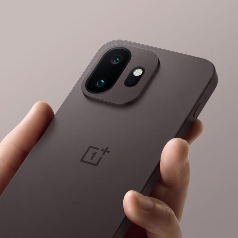 First official look: OnePlus 15T design shown in two colors