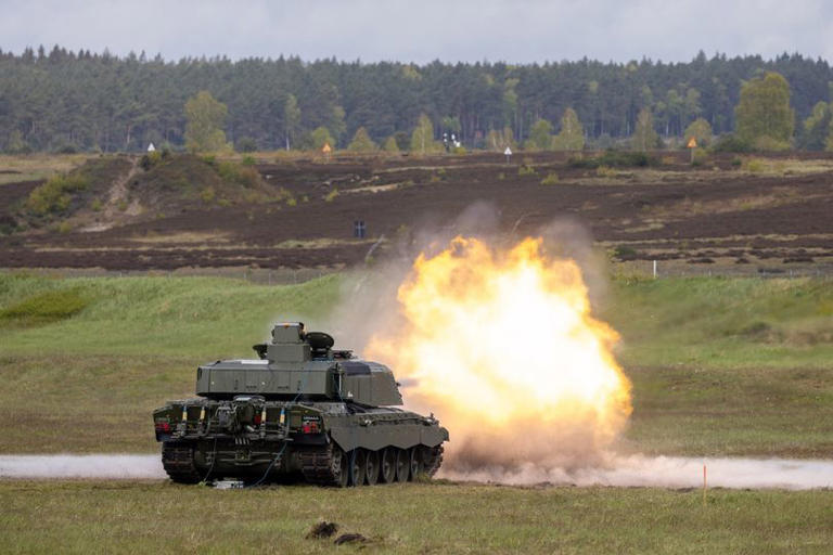 Britain unveils 'world's best tank' despite lukewarm response to Trump ...