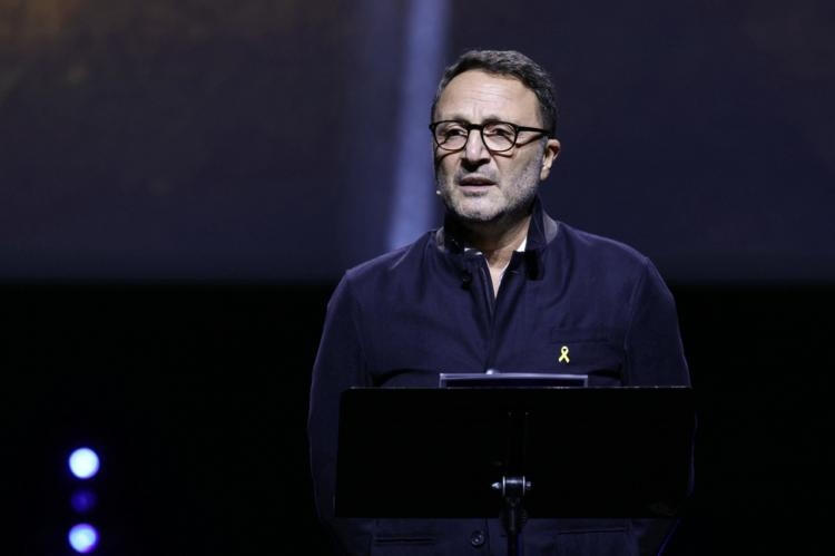L’animateur Arthur et Patrick Drahi s’associent pour racheter la chaîne ...