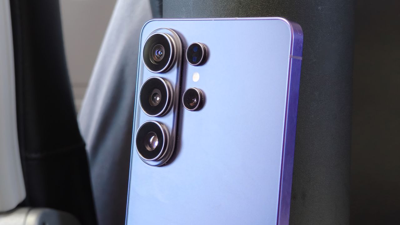 Samsung Galaxy S26 Ultra camera hands-on review: faster lenses, pro ...