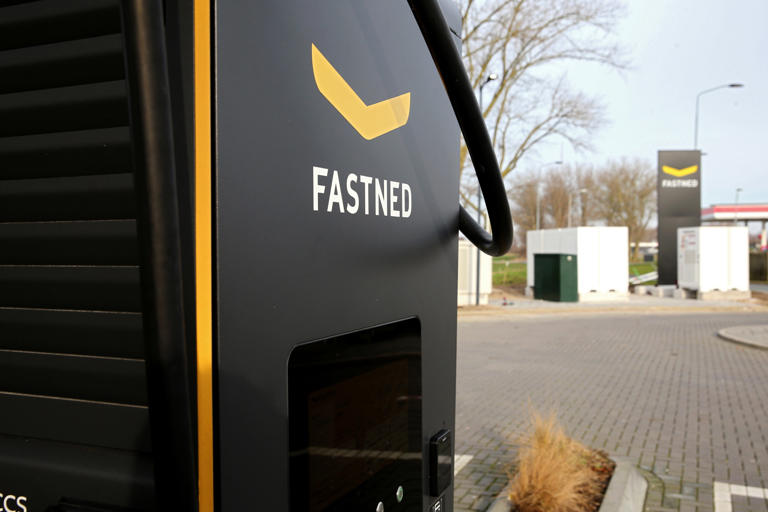 Hoe Fastned met een batterij het volle stroomnet te slim af is