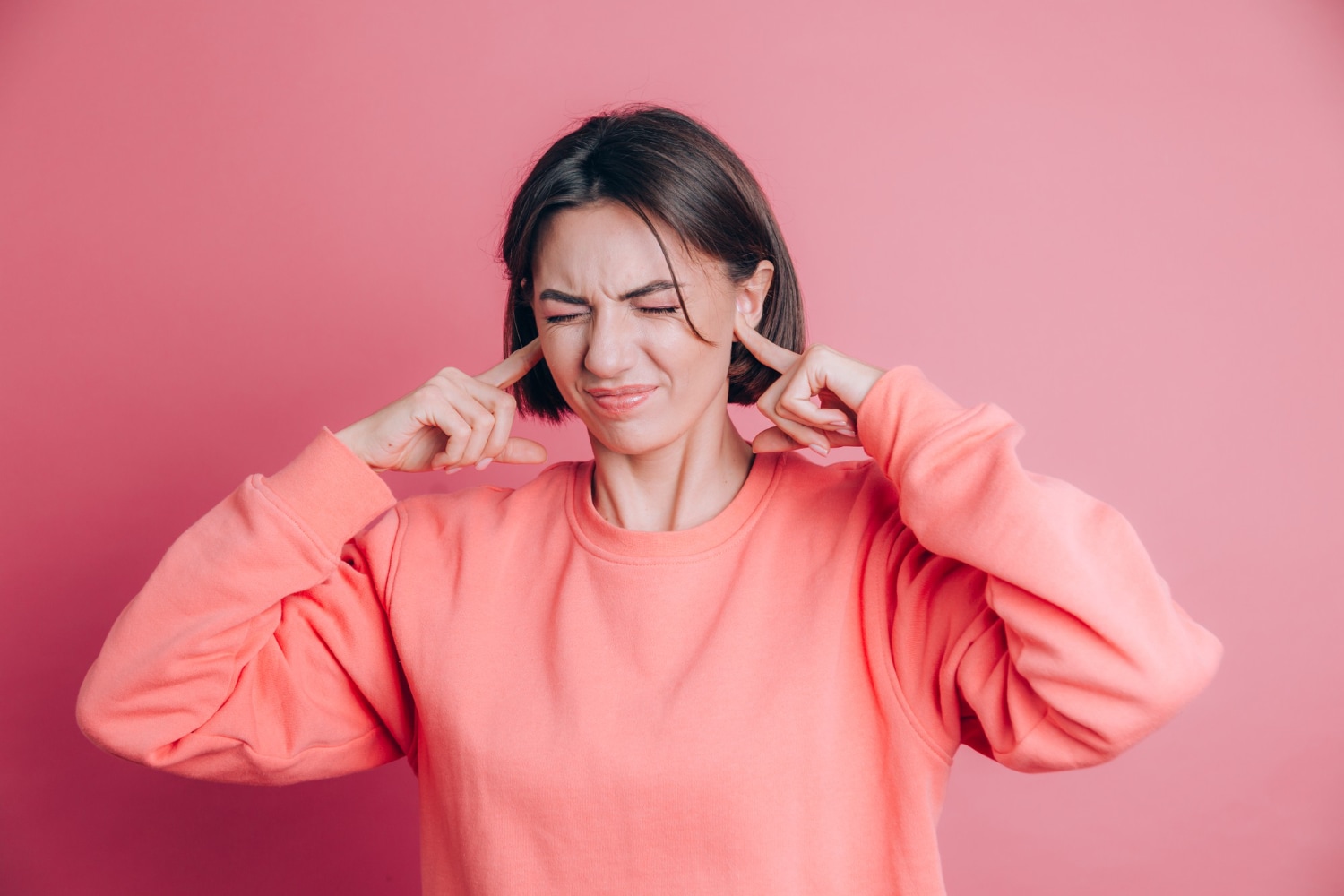 Wearing earphones for long hours? ENT doctor shares this one hack to ...