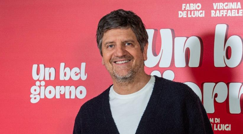 Fabio De Luigi conquista il box office con 'Un bel giorno': il suo film ...