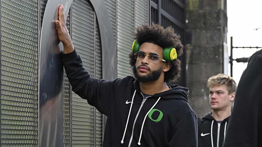 Dante Moore snub turns heads as USC quarterback suddenly climbs