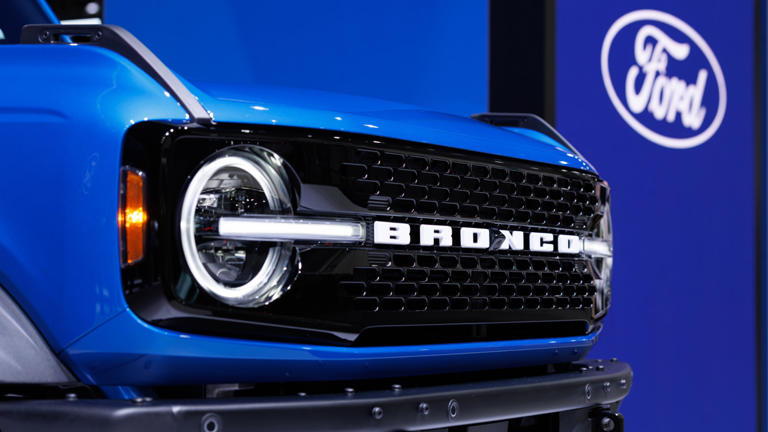 Ford recalls 1.74 million vehicles due to rearview camera blackouts, issues