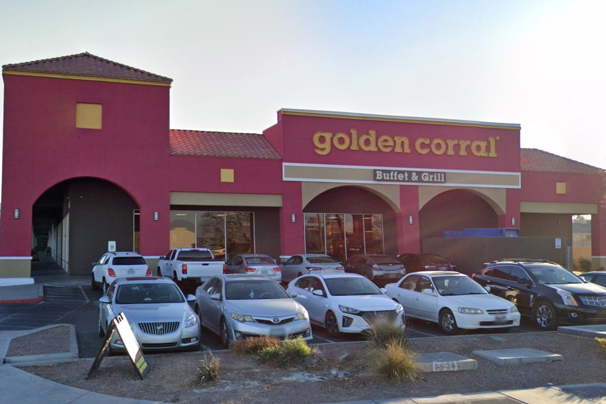 Diner attacked with fork at Golden Corral restaurant, lawsuit says