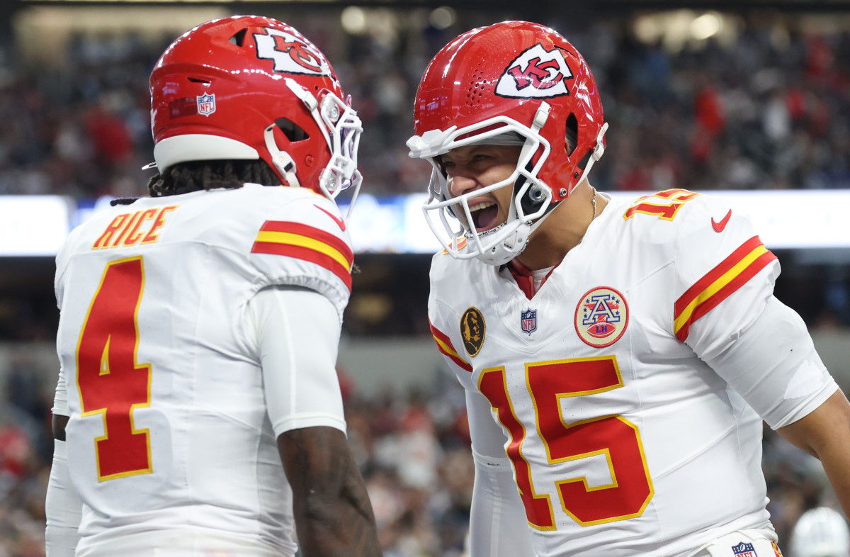 Patrick Mahomes reaction to Chiefs signing Kenneth Walker says it all