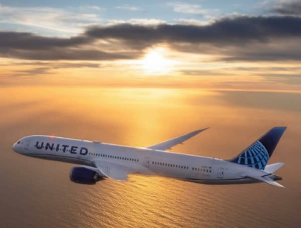 Appeals court greenlights class action in United Airlines COVID vaccine ...