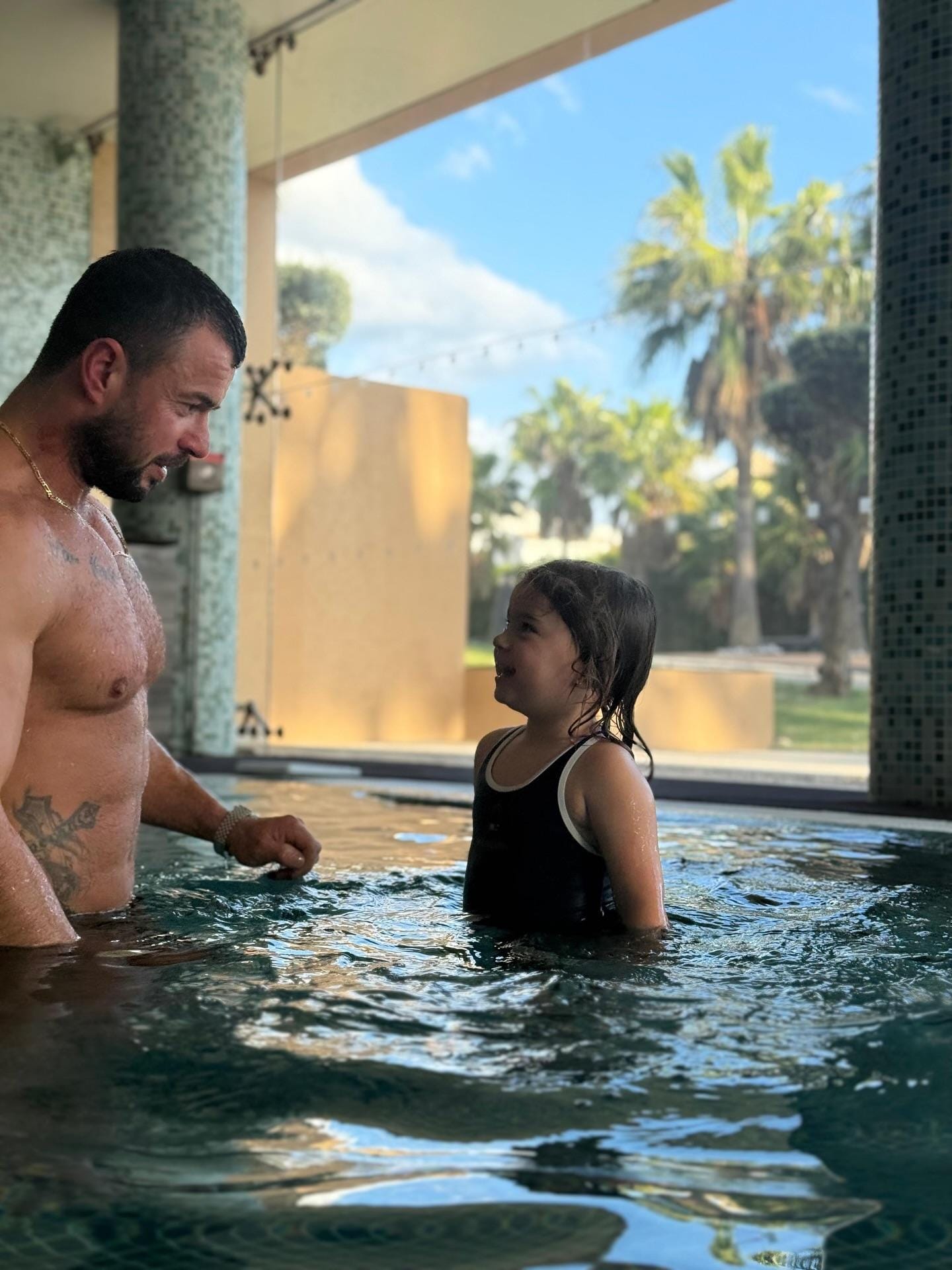 Ao lado da filha, Marco Costa aproveita dia cheio de amor!