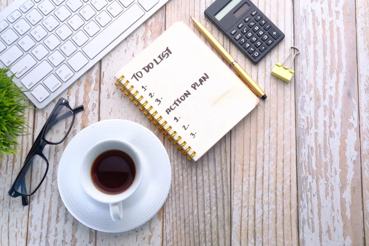 8 Everyday Habits That May Be Holding You Back Without Realizing It