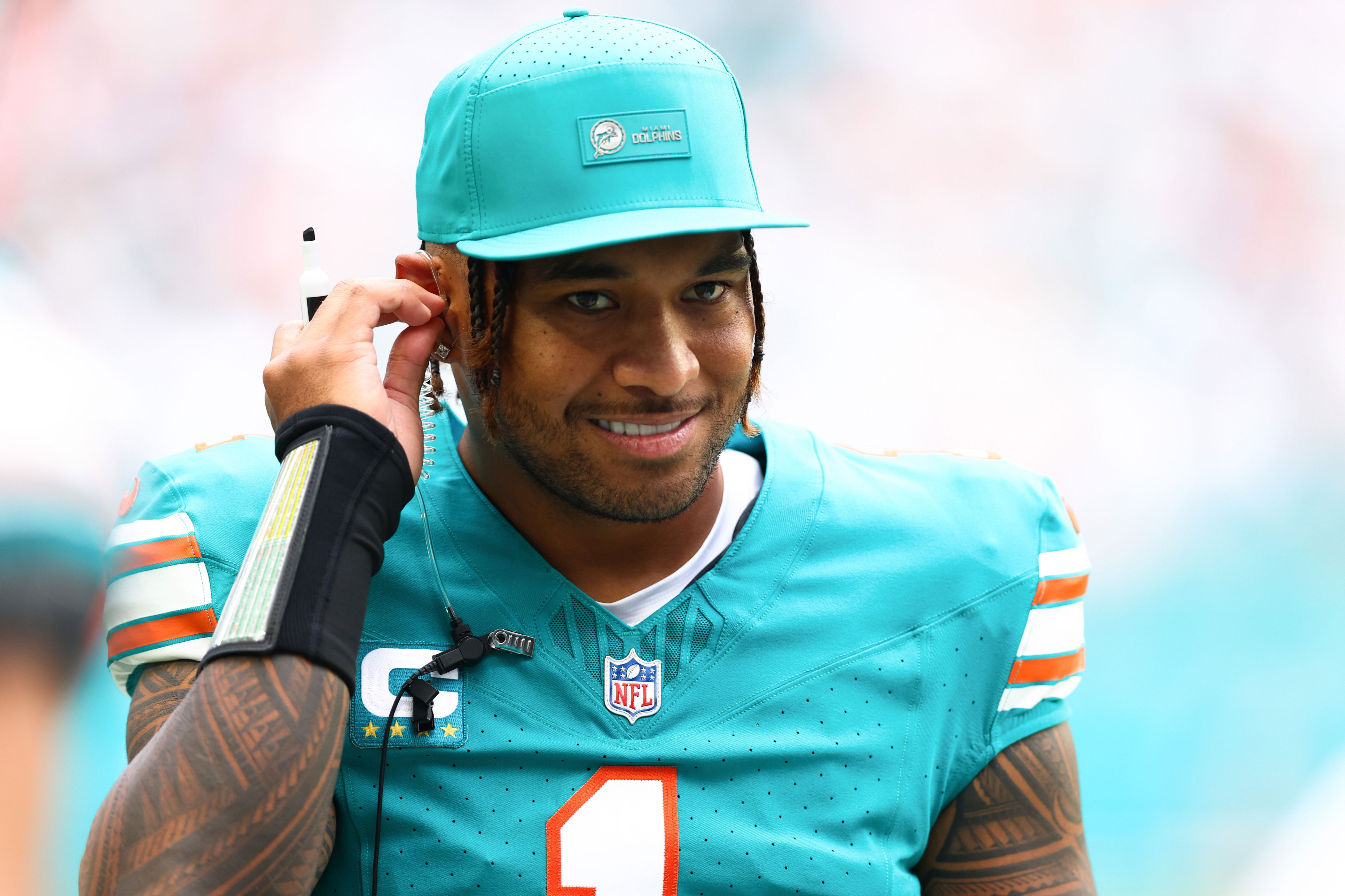 Tua Tagovailoa signing with Falcons after $99 million Dolphins release