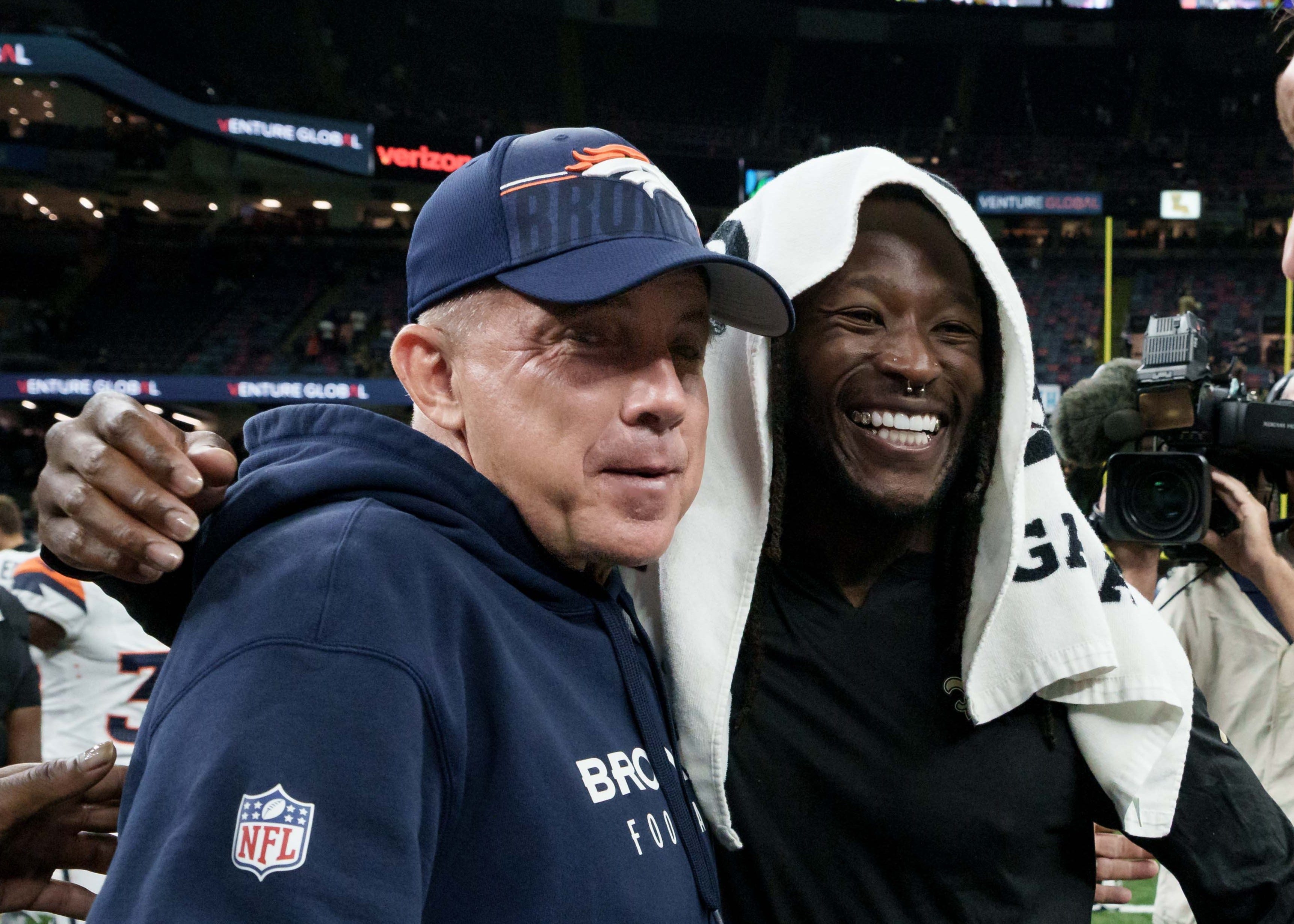 As Broncos seek running back, Alvin Kamara watch begins