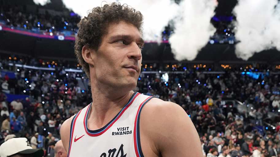 Tyronn Lue realized what Clippers fans have known about Brook Lopez