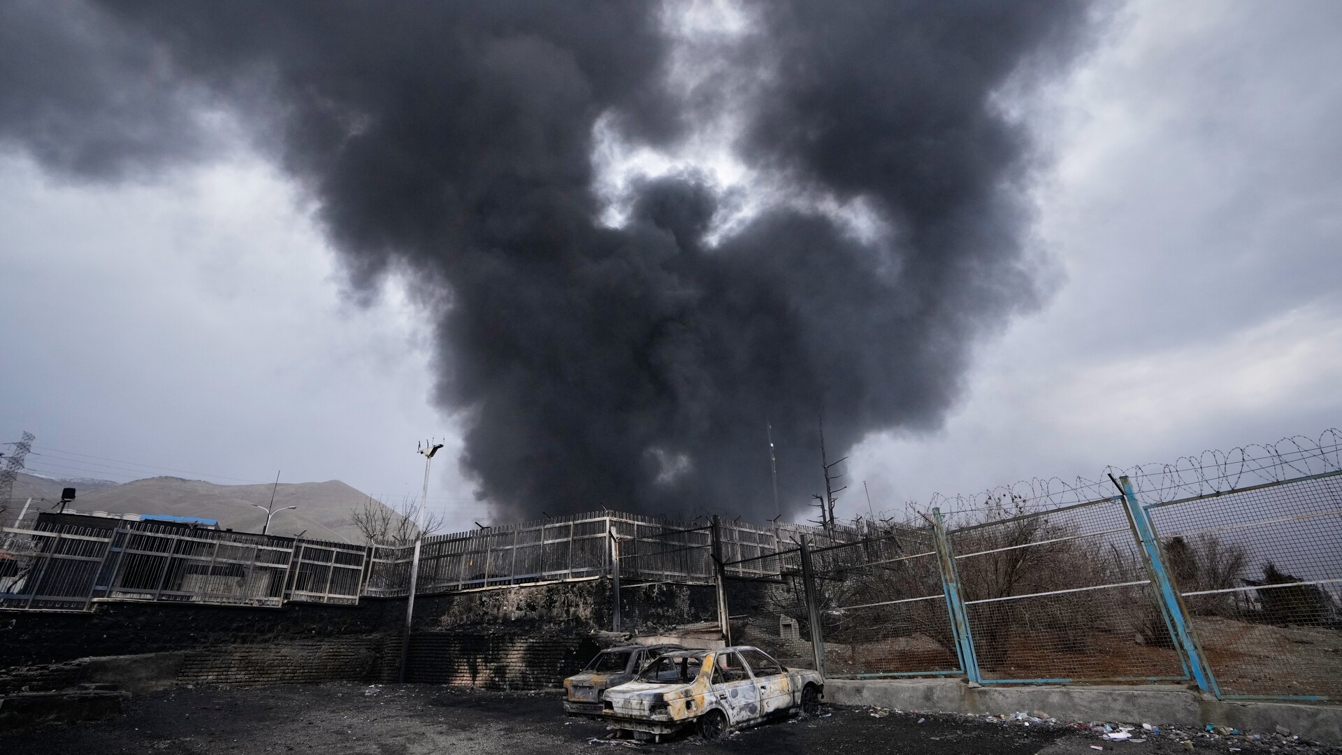 Oil crisis threat looms for Australia as Middle East conflict escalates