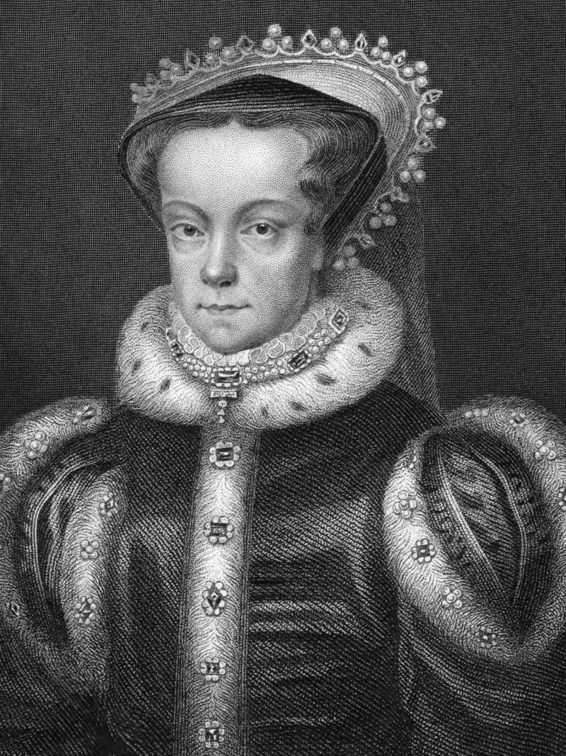 Queen's last letter before execution draws crowds