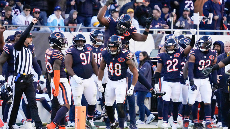 Bears agree to $7.5 million LB re-signing after releasing Tremaine Edmunds