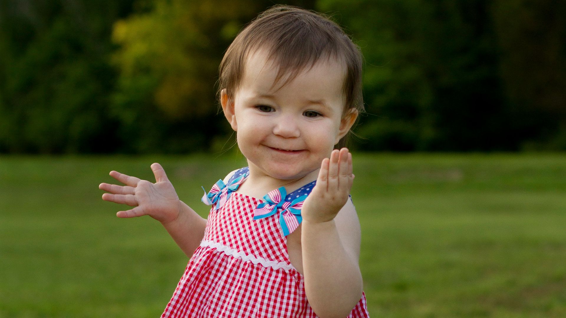10 timeless classic baby names & 10 trendy ones that might not age well