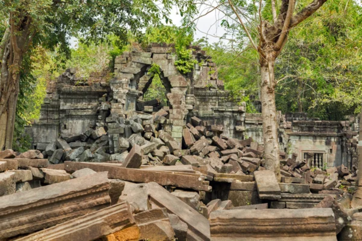 Haunting overgrown temples around the world