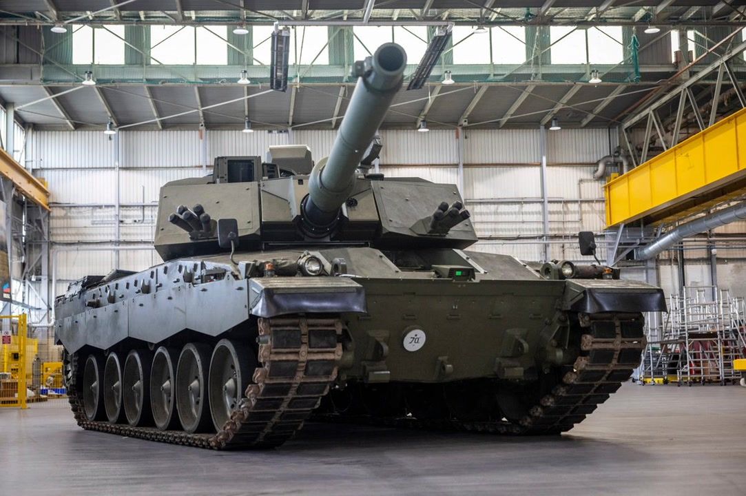 Challenger 3 tank unveiled, tested in Scotland